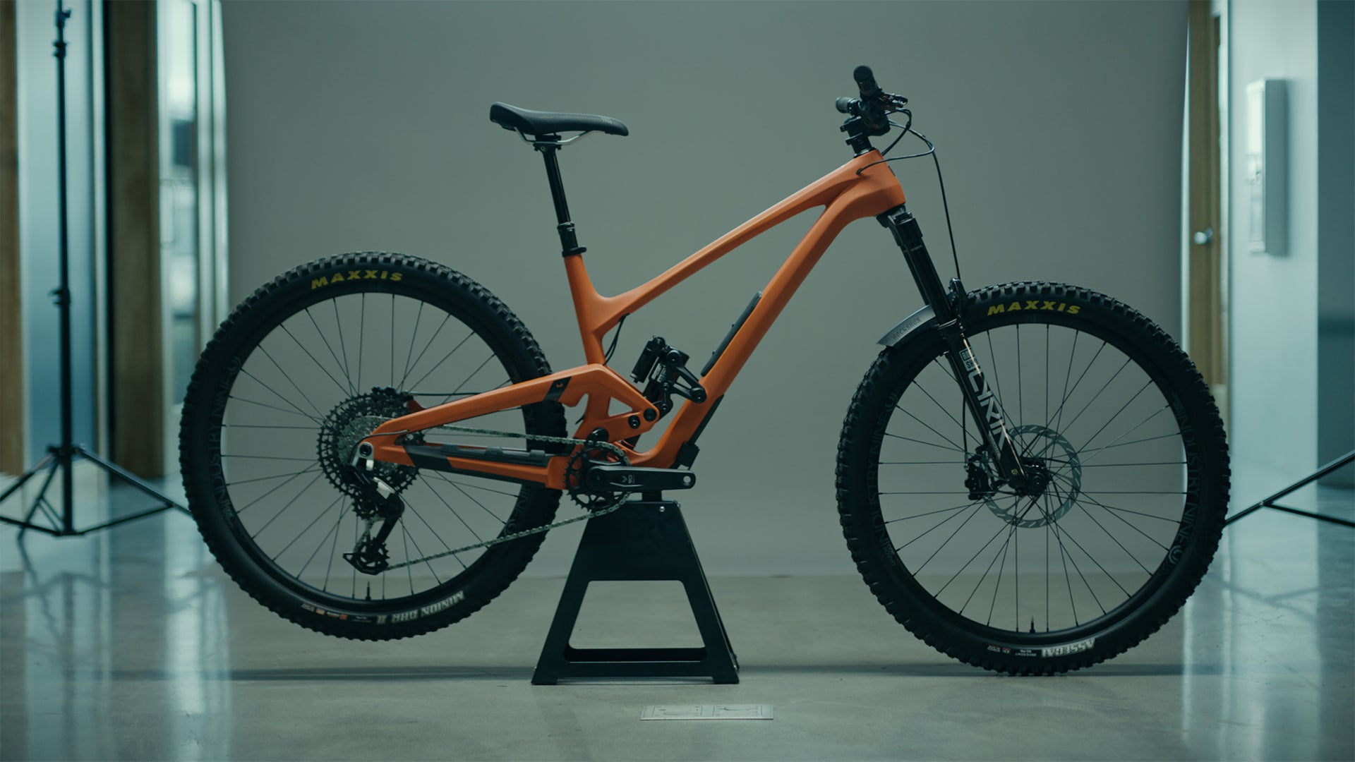 THE OFFERING – Evil Bikes Global, S.L.